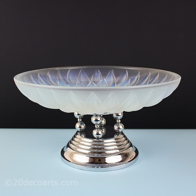 A stylish Art Deco opalescent glass table centrepiece, 1930s, by Etling ...